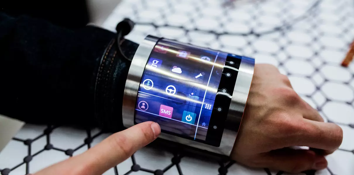 Un smartphone holografic flexibil creat 63689_1