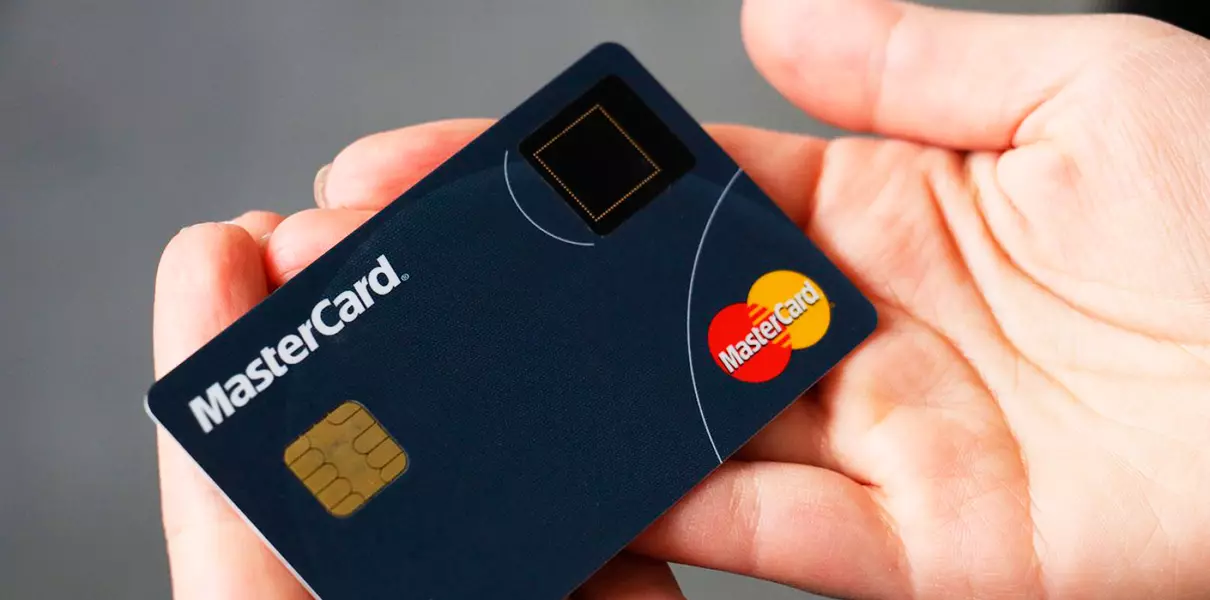 Pangguna Rusia bakal bisa mbayar tuku nganggo MasterCard kanthi nglirik kamera 69728_1